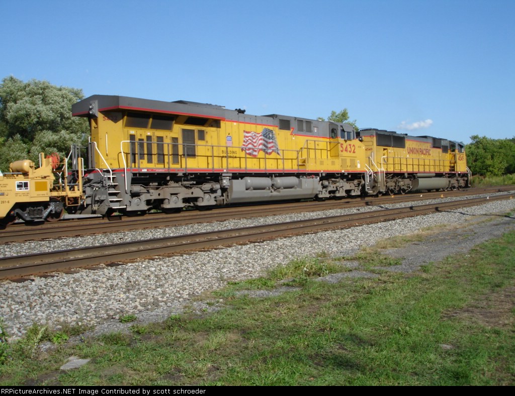 UP 5432 & UP4549 run elephant style EB on the #1 Track